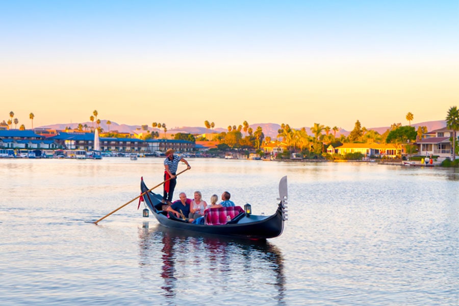 Black Swan Gondola: San Diego Gondola Rides | San Marcos, CA